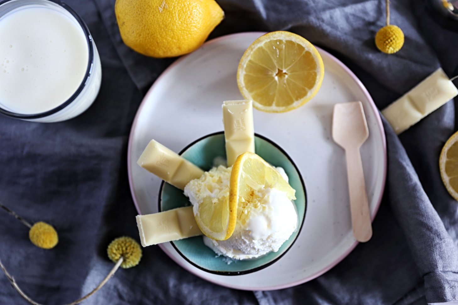 Zitrone-Buttermilch-Eis mit weißer Schokolade - Pottgewächs